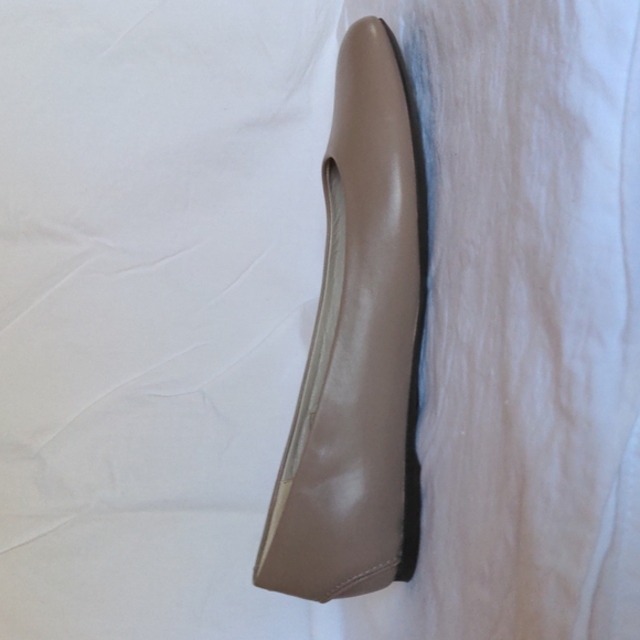 SAS | Shoes | Sas Lacey Ballet Flats Beige Size 5 Narrow | Poshmark
